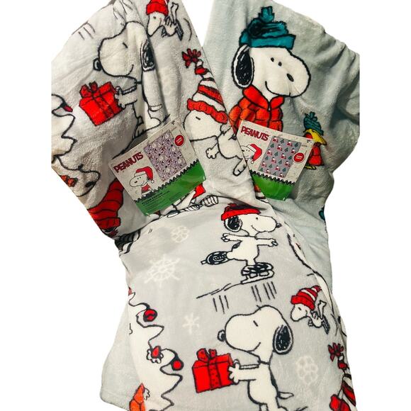 Peanuts | Holiday | Snoopy Peanuts Christmas Plush Throws 5 By 70 ...